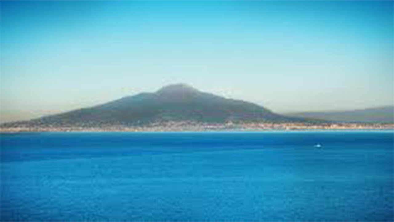Unveiling the Majestic History and Enchanting Beauty of Mount Vesuvius ...